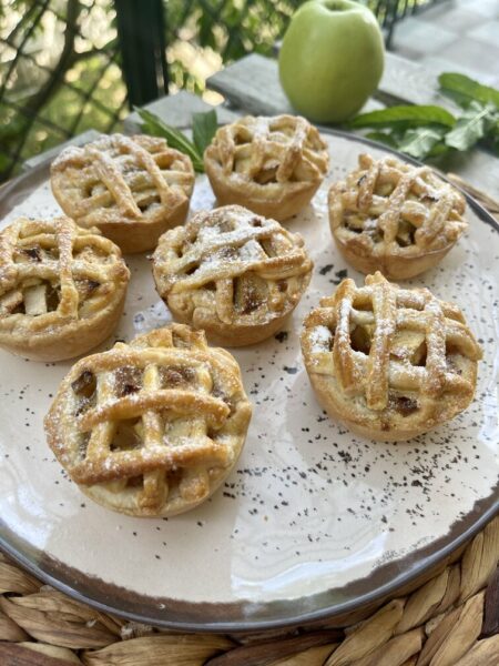 Easy Mini Apple Pies