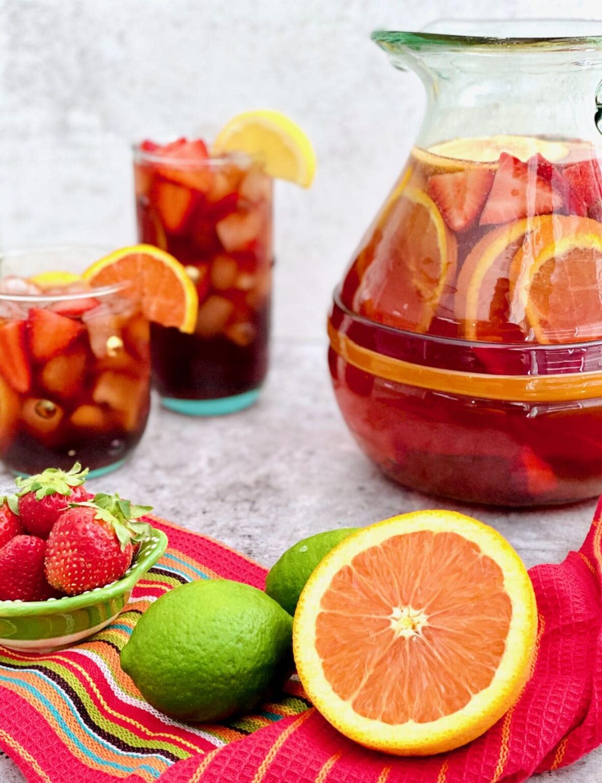 30 Festive Holiday Cocktail Recipes to Celebrate the Season - The Best ...